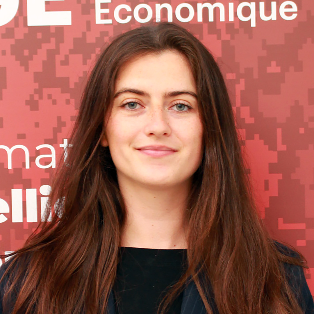 Entretien avec Isaure, étudiante EGE et réserviste, par France3 | Ecole ...