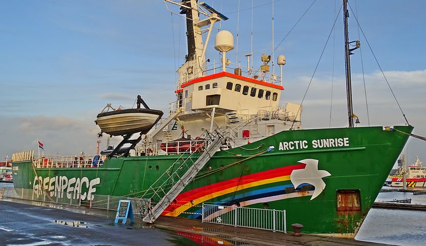 L'ONG Greenpeace impliquée dans la guerre économique ? | Ecole de ...